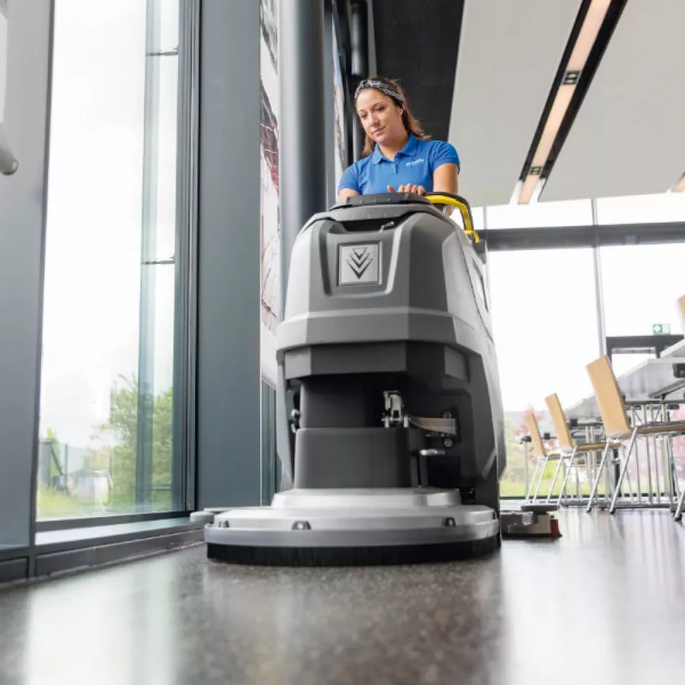 Karcher BD 50/55 W BP Classic Scrubber Dryer - 80Ah AGM & Charger | 1. ...